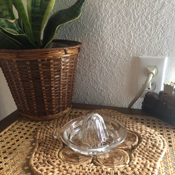 Vintage | Kitchen | Vintage Mcm Pressed Glass Citrus Juicerreamer With ...